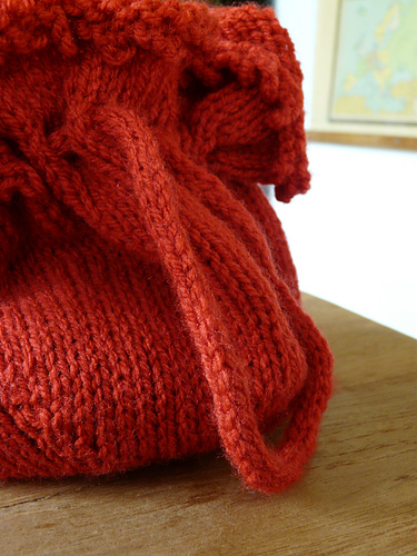 Ravelry: Frilly Purse pattern by Charlotte de Vries