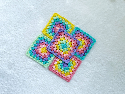 Ravelry: Classic Granny Square pattern by Clare M