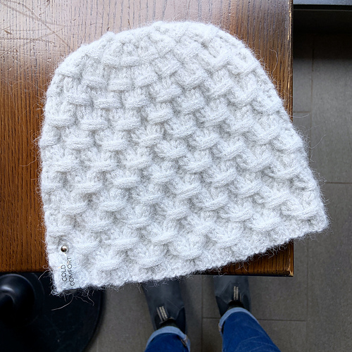 Ravelry: The Amy Hat pattern by cold comfort knits