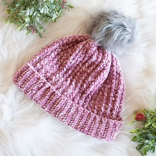Ravelry: Velvet Hat pattern by Suzanne Carlson