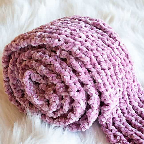Ravelry: Velvet Scarf pattern by Suzanne Carlson