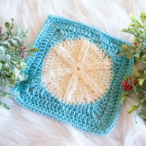 Ravelry: Textured Snowflake Square pattern by Suzanne Carlson