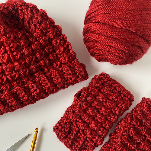 Ravelry: Cosy Berry Hat and Mittens pattern by Concrete Gems