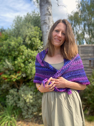 Ravelry: Granny Mesh Shawl pattern by Concrete Gems
