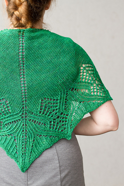 Ravelry: Fields of Malachite pattern by Anna Dalvi