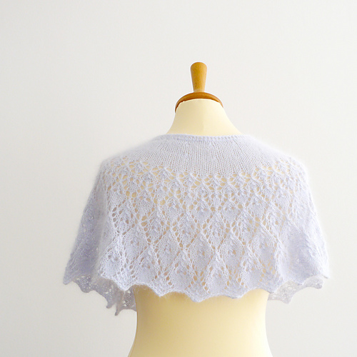 Ravelry: Gatsby Lace Cape pattern by Kyoko Nakayoshi