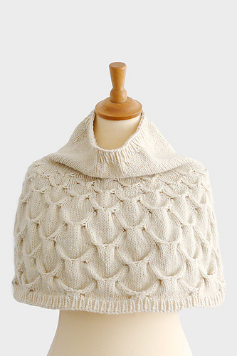 Ravelry: Snowcap Cape pattern by Kyoko Nakayoshi