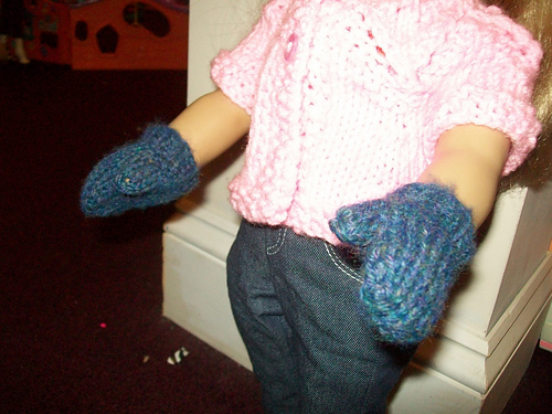 Ravelry: Easy Doll Mittens for 18" dolls pattern by Kristina Schmidt