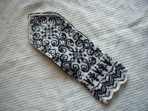 Ravelry: #27 Selbu Mitten pattern by Toshiyuki Shimada (嶋田俊之)