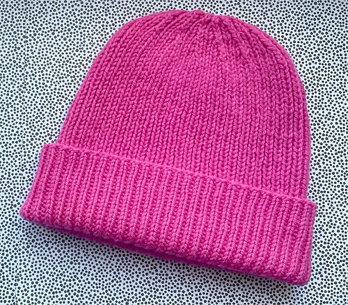 Ravelry: Easy Knit Ribbed Hat pattern by Janine Dalton