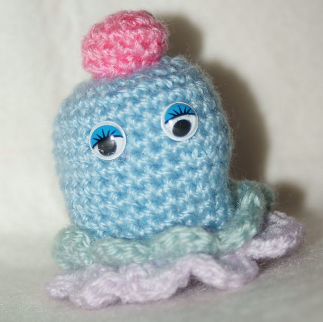 Ravelry: Pretty Sea Flower pattern by Annie Obaachan