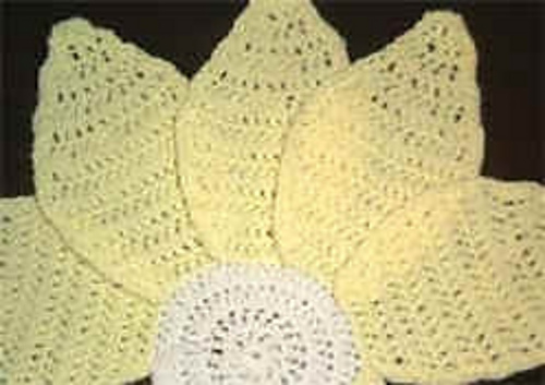 Ravelry: Daisy Placemat pattern by Marlo D. Cairns