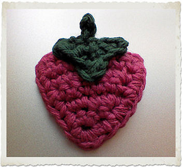 Ravelry: Strawberry Applique pattern by Chelle Grissam