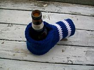 Ravelry: Beer Mitt & Sports Mitts, #117 pattern by DWC
