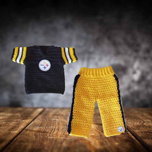 Ravelry: Baby football outfit pattern by DWC