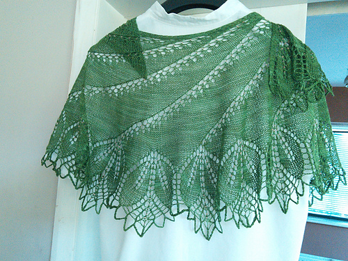 Ravelry: Begonia Swirl pattern by Carfield Ma