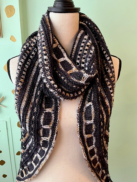 Ravelry: Wildly Chic pattern by Chic and Regal Knits