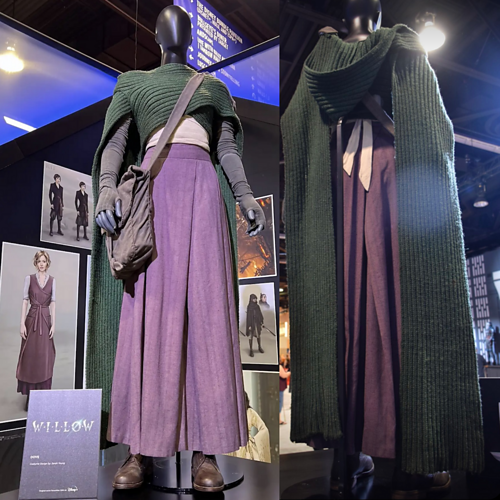 Can anyone come up with a source for the shawl pattern that Elora Danan ...