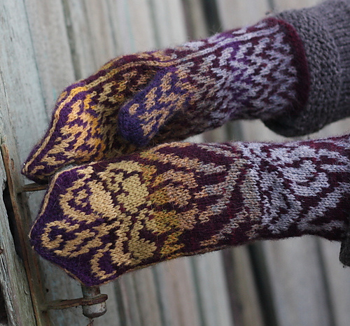 Ravelry: Irises Mittens pattern by Natalia Moreva