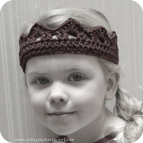Ravelry: Little Crown pattern by Danyel Pink for Oombawka Design Crochet