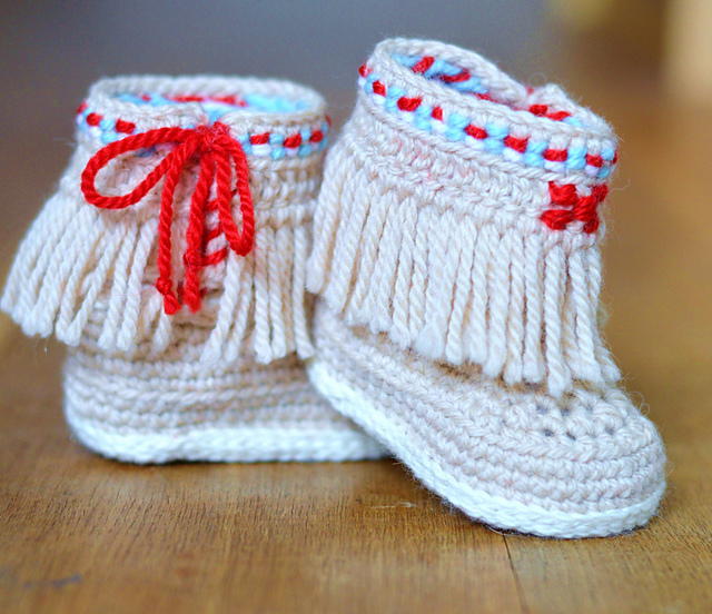 Ravelry: crbrooke's Moccasin Fringe Booties