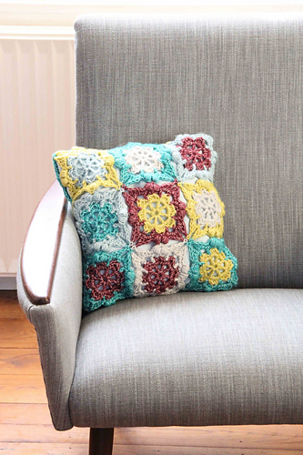 Ravelry: Flower Square Cushion pattern by Maaike van Koert