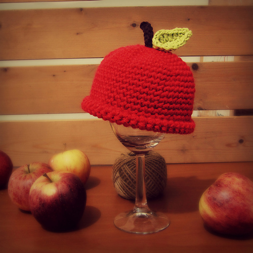 Ravelry: An Apple A Day Hat Beanie pattern by Jocelyn Sass