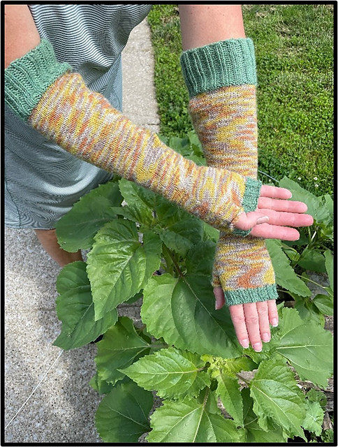 Ravelry: Elbow Length Fingerless Gloves pattern by Gabrielle Fernandez