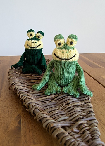 Ravelry: Knitted Frog pattern by creative neats