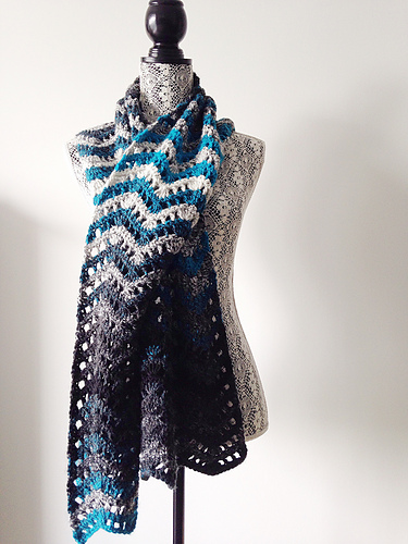 Ravelry: Cascading Gradient Scarf pattern by Cristyn B