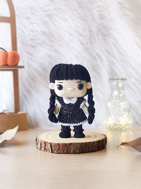 Ravelry: Wednesday Addams pattern by Bianca Santos