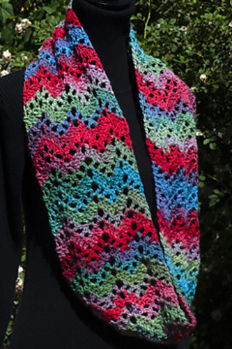 Ravelry: Unforgettable Ripple Cowl pattern by Susan Lowman