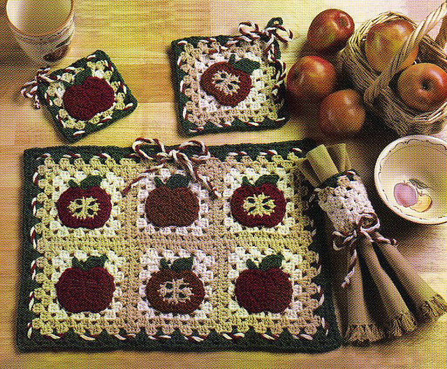 Ravelry: Red Delicious placemat set pattern by Susan Lowman