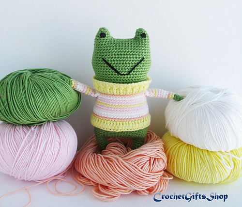 Ravelry: crochetgiftsshop's Amigurumi Frog in sweater