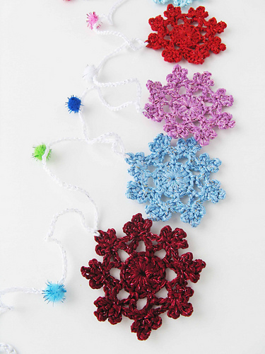 Ravelry: crochetgiftsshop's Little Christmas Doodad (Garland)