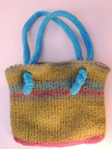 Ravelry: Easy Felted Bag pattern by Kim Guzman