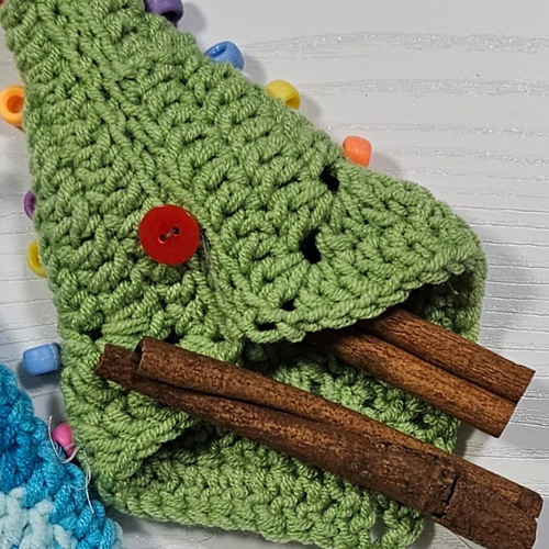 Ravelry: Christmas Tree Pouch Ornament pattern by Crochet Musings