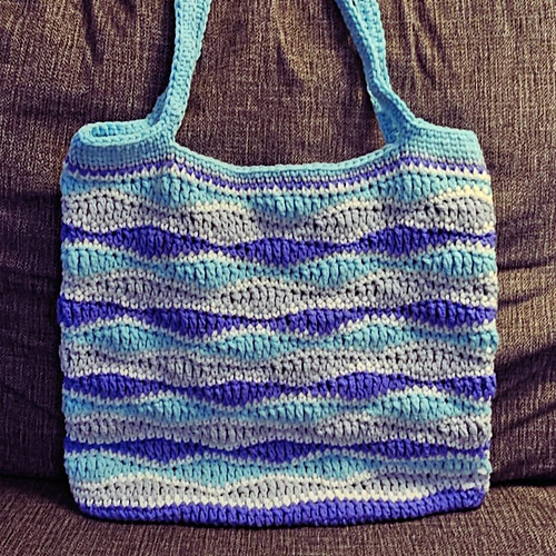 Ravelry: Wave Stitch Tote Bag pattern by Crochet Musings