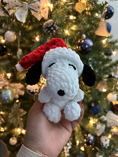 Ravelry: Snoopy keychain pattern by Crochet & Résine par Maria