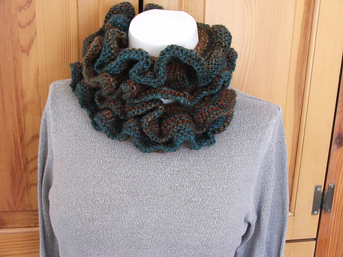 Ravelry: Double Ruffle-Edged Scarf pattern by Suzette Raugh