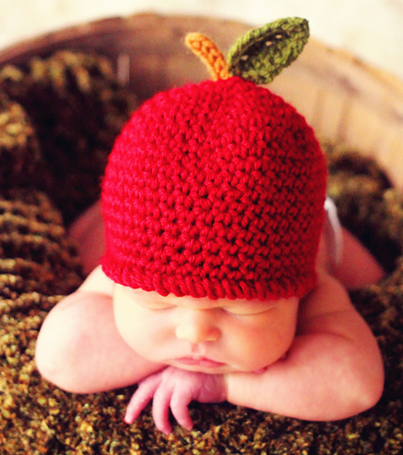 Ravelry: An Apple A Day Hat Beanie pattern by Jocelyn Sass