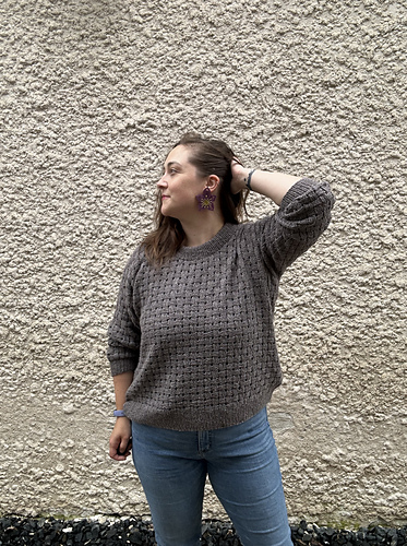 Ravelry: Willow Pullover pattern by Andrea Gaughan