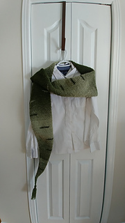 Ravelry: cynpar2's Triangle lace scarf