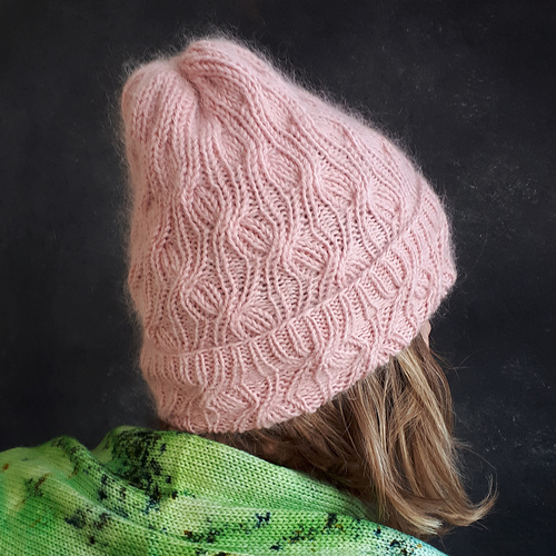 Ravelry: Curly Hat pattern by Valentina Grishina