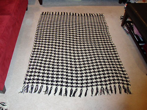 Ravelry: Weave Houndstooth Check Plaid Afghan pattern by Maria Merlino
