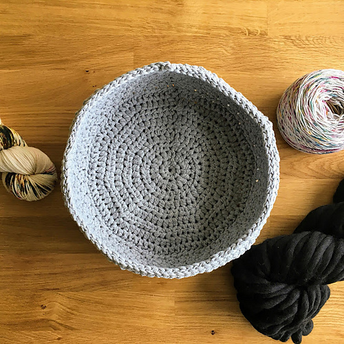 Ravelry: Heartmade Basket pattern by Daisy Pike