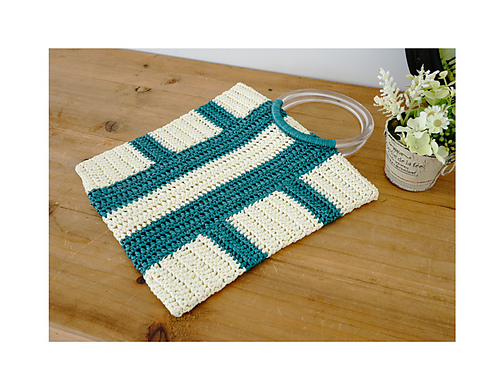 Ravelry: 663tb Odekake Mini Bag pattern by Pierrot (Gosyo Co., Ltd)