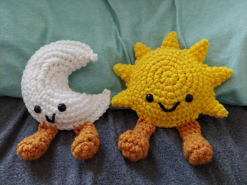 Ravelry: Amusable Sun (Jellycat) pattern by Danny Grimes