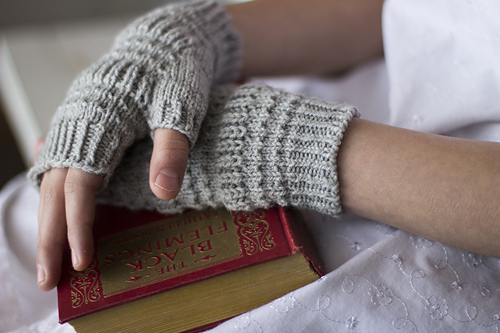 Ravelry: Timber Bay Mitts pattern by Melissa Schaschwary