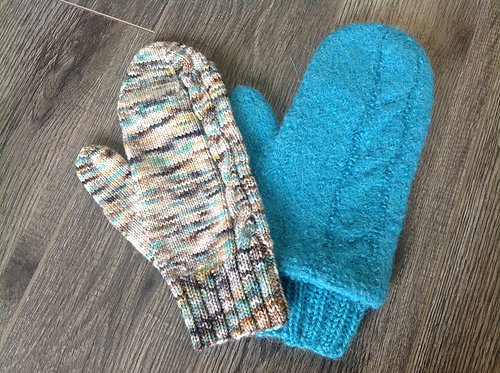 Ravelry: 3 in 1 mittens pattern by Isabelle Racette